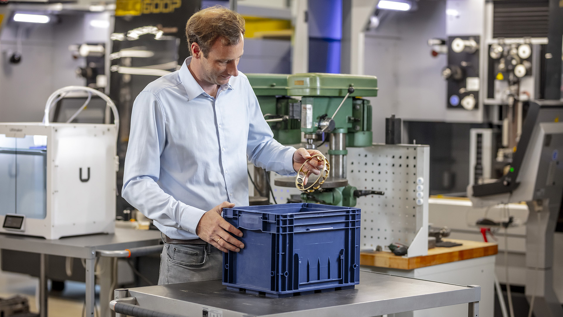 Design automation in use: Carrier trays